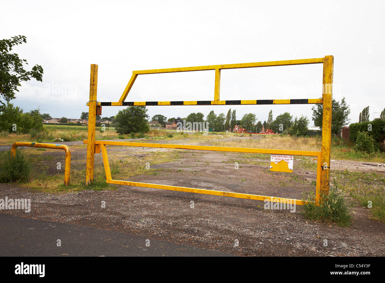 Security gate england hi-res stock photography and images - Alamy