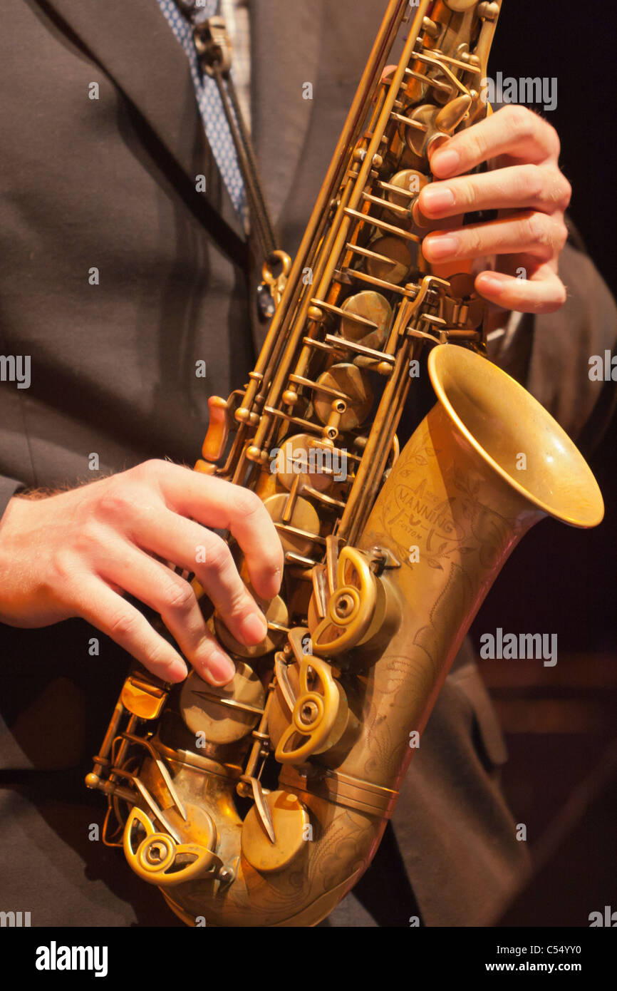 Saxophone music hi-res stock photography and images - Alamy