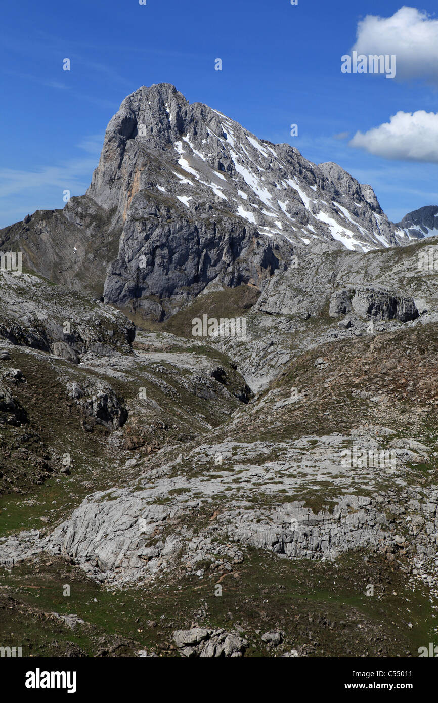 Telepherique spanish iberia iberian hi-res stock photography and images ...