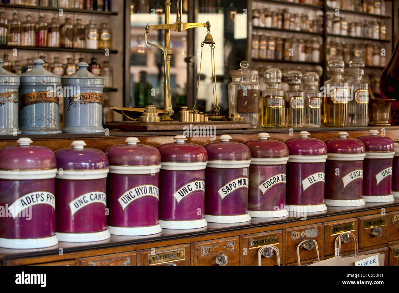 Victorian chemists hi-res stock photography and images - Alamy