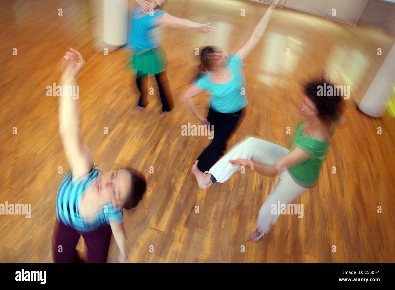 Fitness dancing hi-res stock photography and images - Alamy