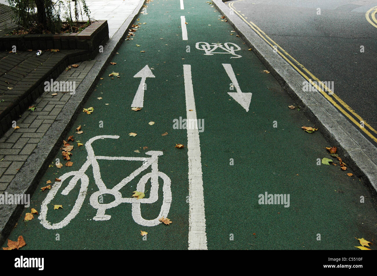 Cycles only sign uk hi-res stock photography and images - Alamy