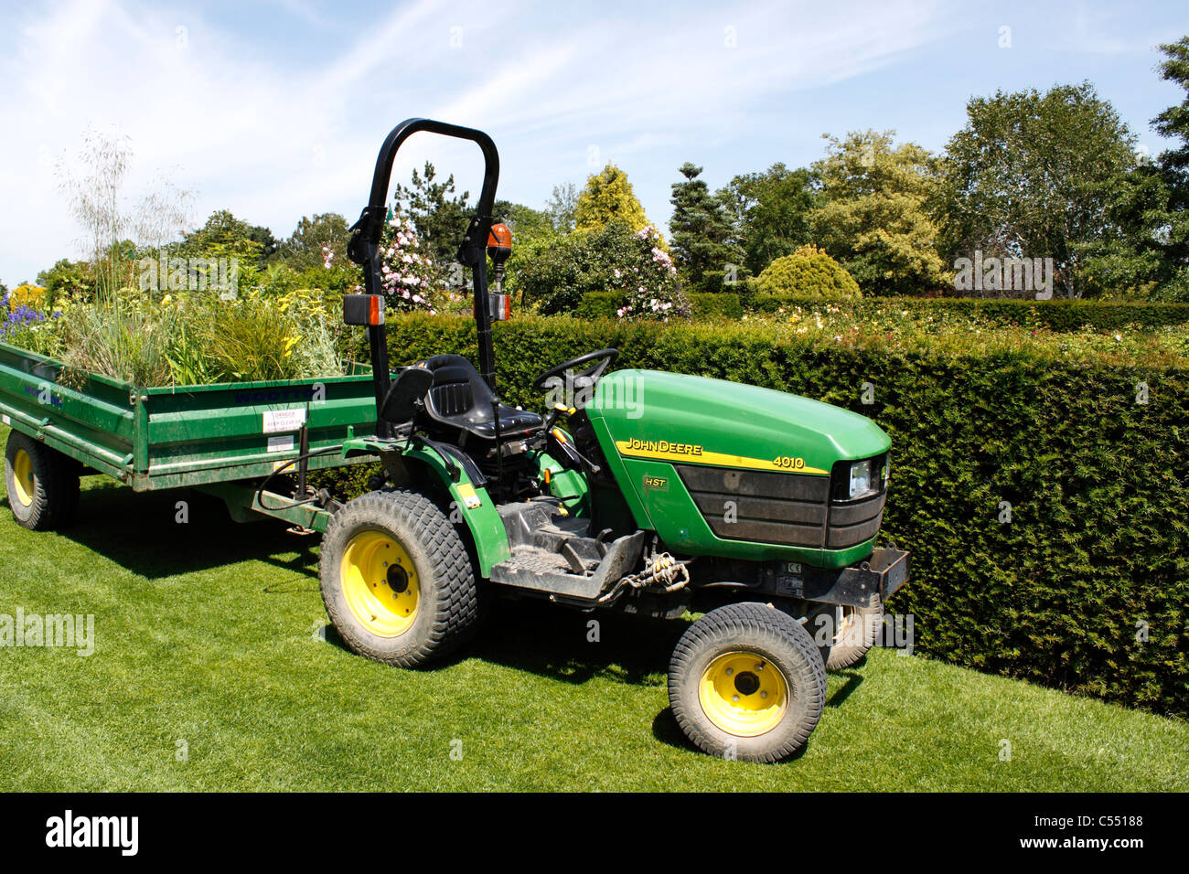 John deere 4010 tractor hi-res stock photography and images - Alamy