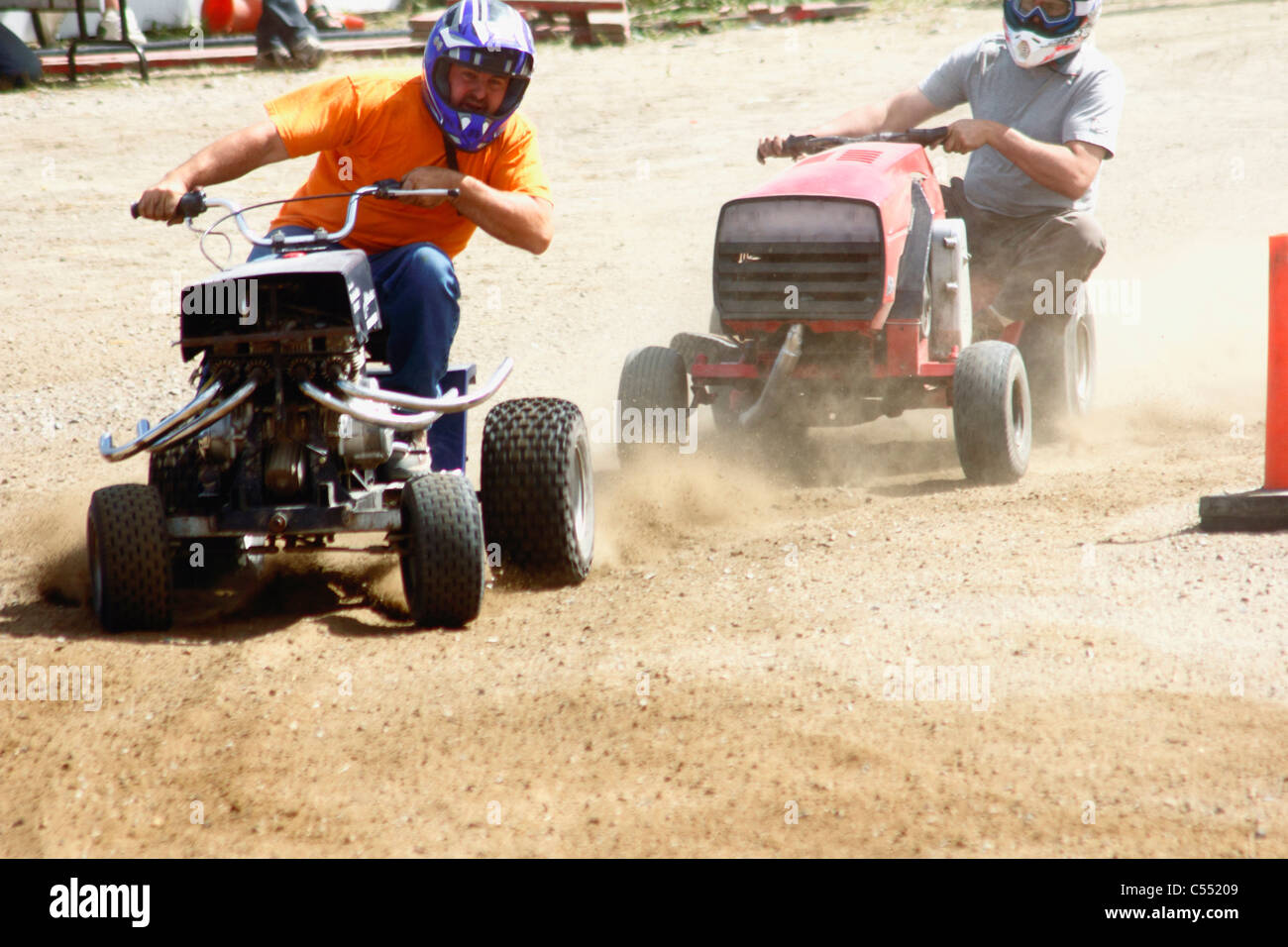 Racing lawn mowers hi-res stock photography and images - Alamy
