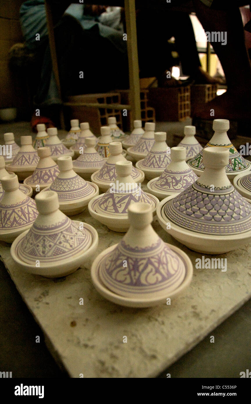 Display of traditional pottery, Fez, Morocco Stock Photo - Alamy