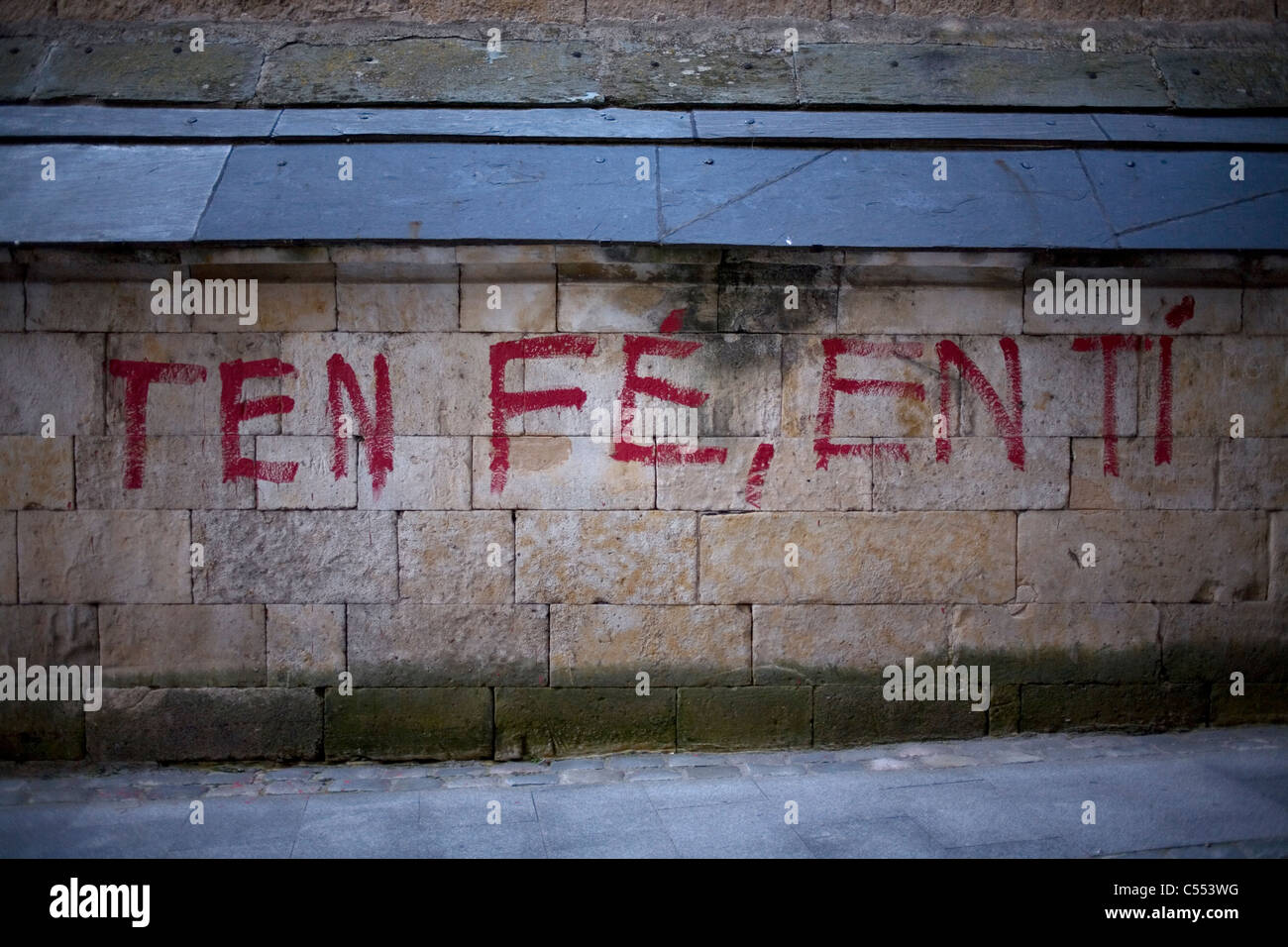 Graffiti en hi-res stock photography and images - Alamy