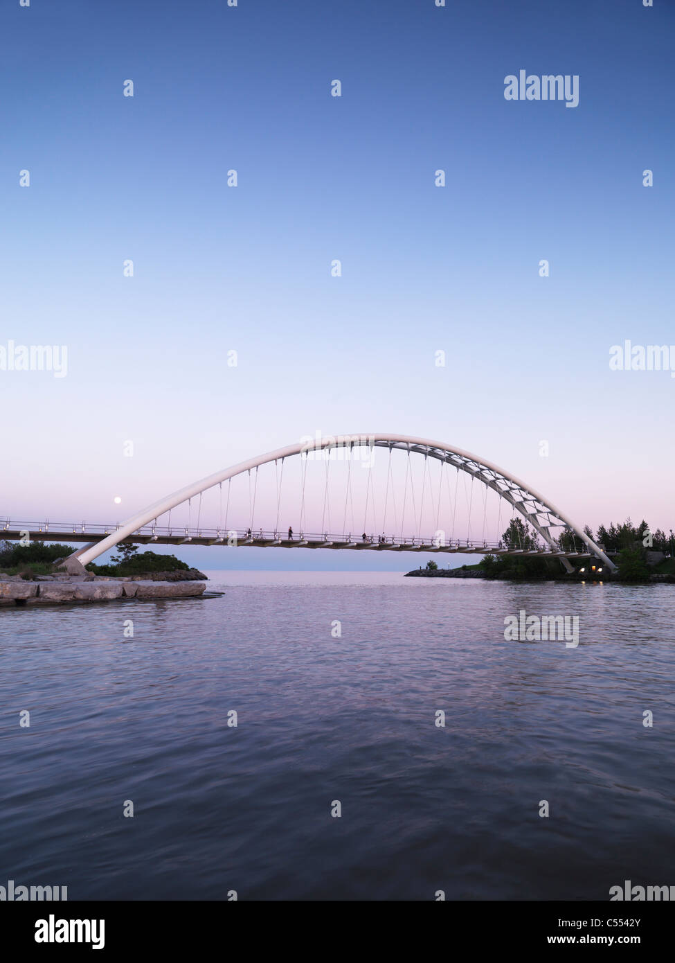 Arched pedestrian bridge hi-res stock photography and images - Alamy