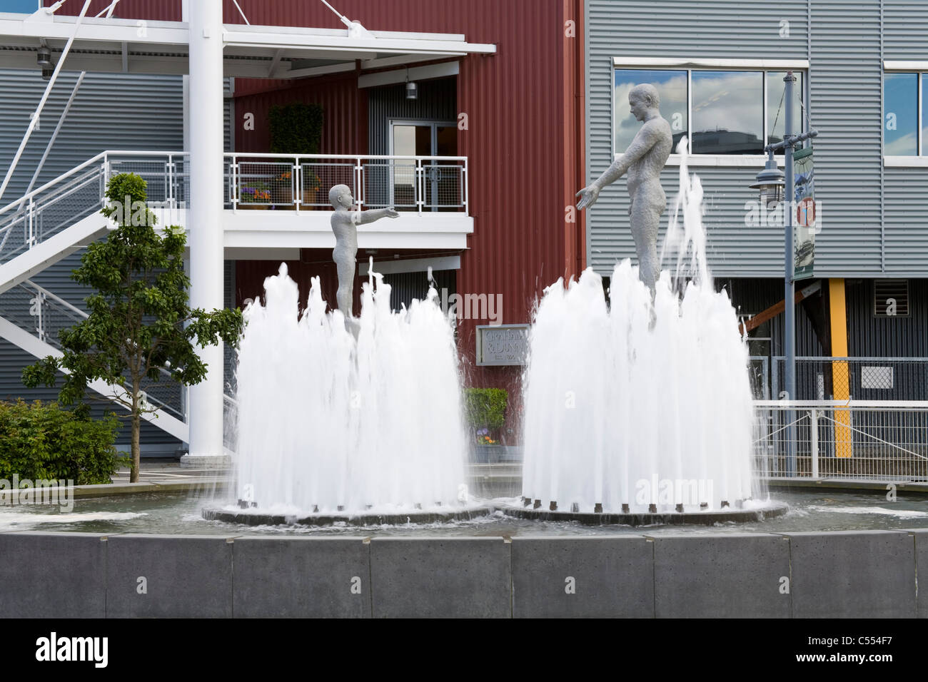 USA, Washington State, Seattle, fountain at Olympic Sculpture Park ...