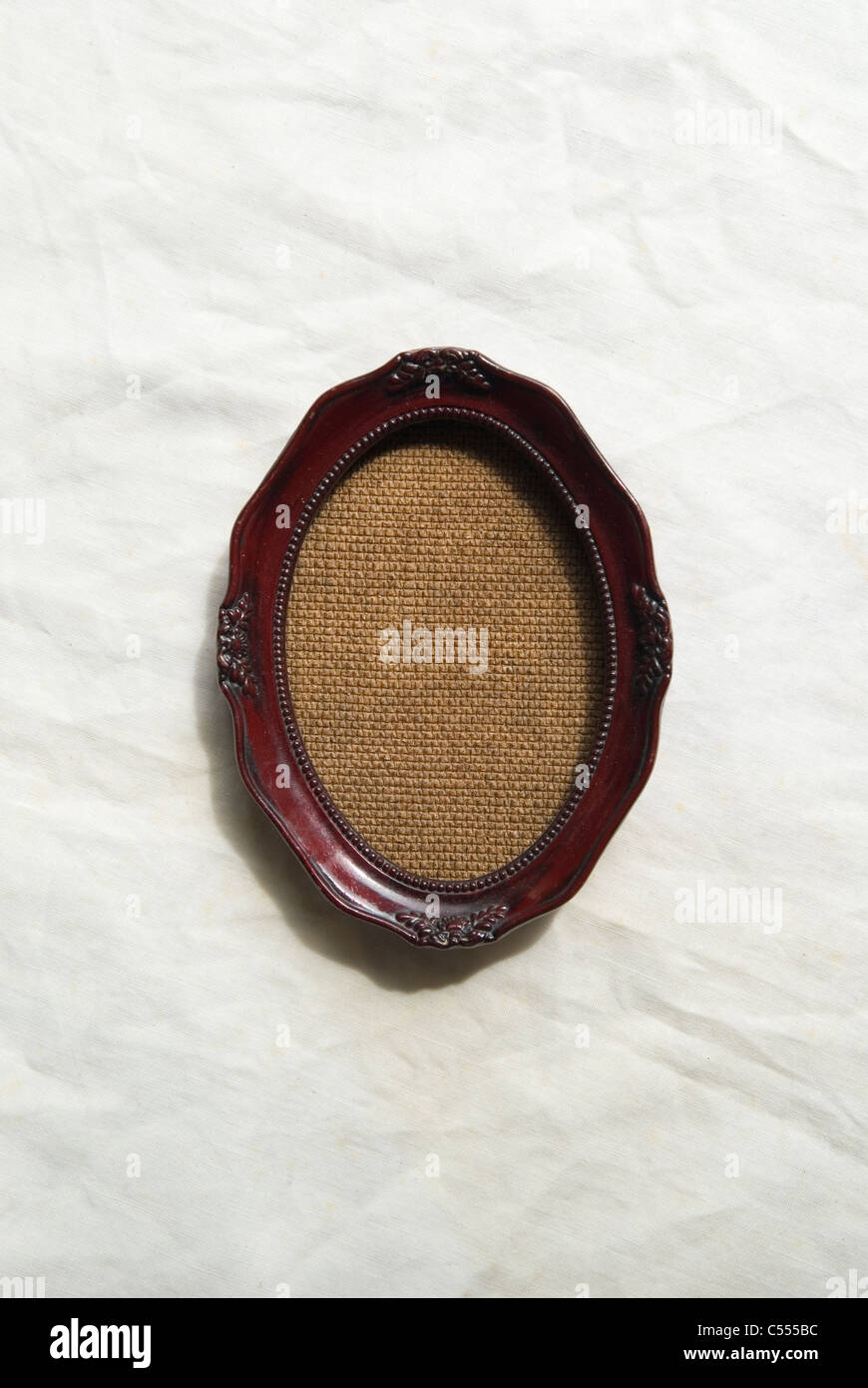 Oval picture frames antique hi-res stock photography and images - Alamy