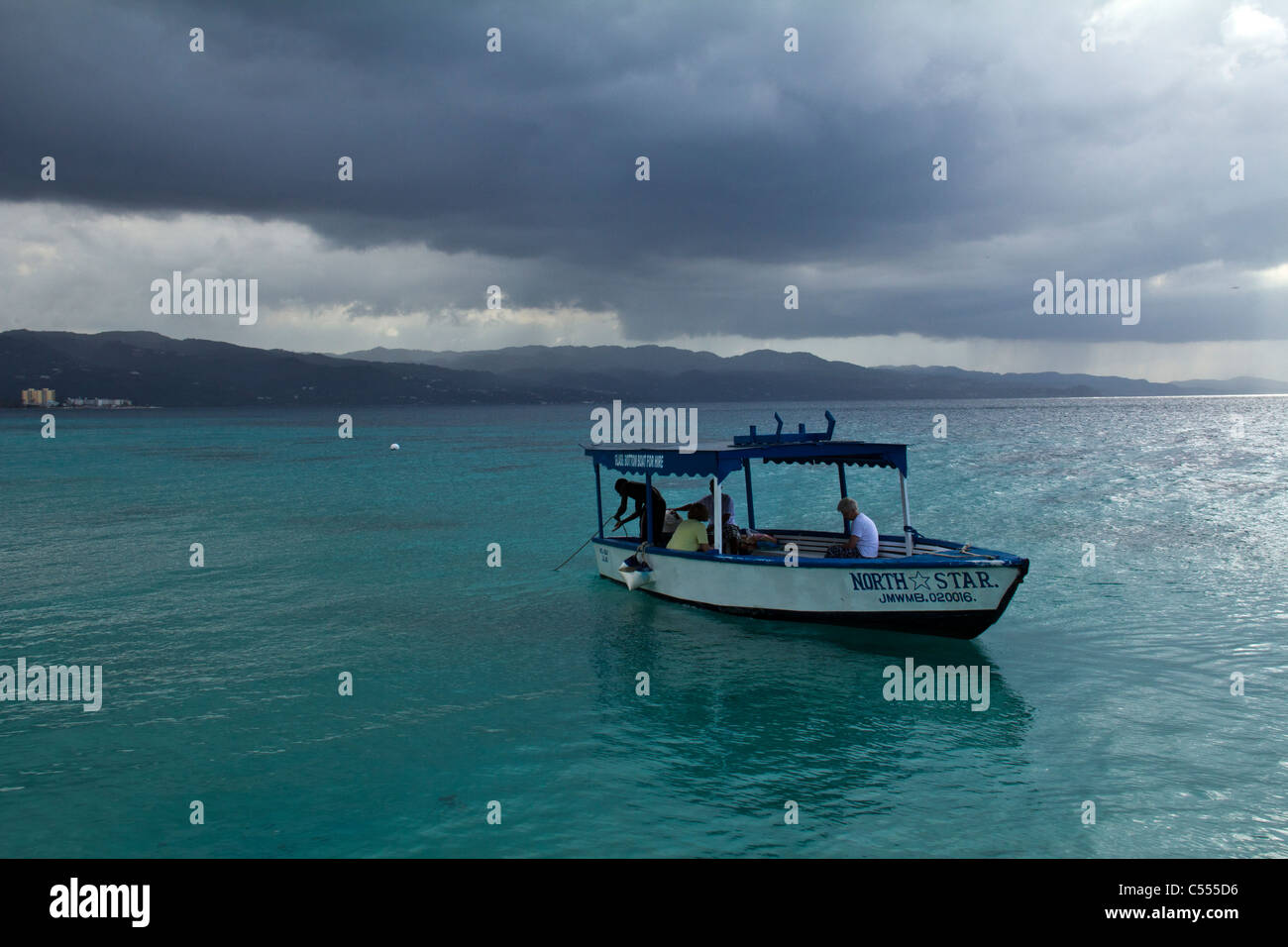 Fishing boat jamaica hi-res stock photography and images - Alamy