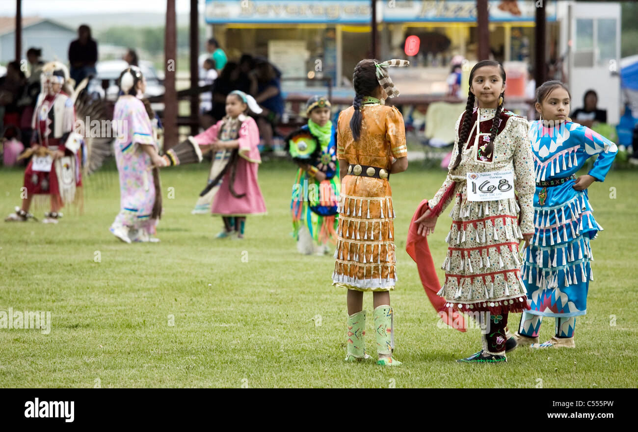 Shoshone dance hi-res stock photography and images - Alamy