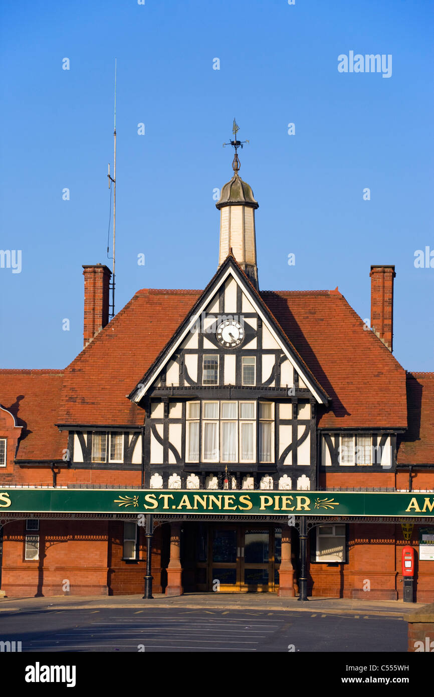 Entrance to St Annes pier, Lancashire Stock Photo - Alamy