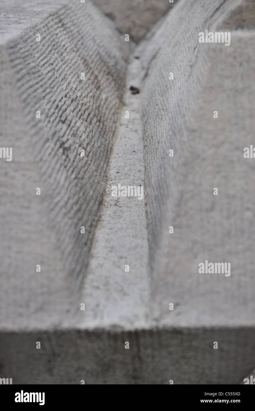 Gutter channel hi-res stock photography and images - Alamy