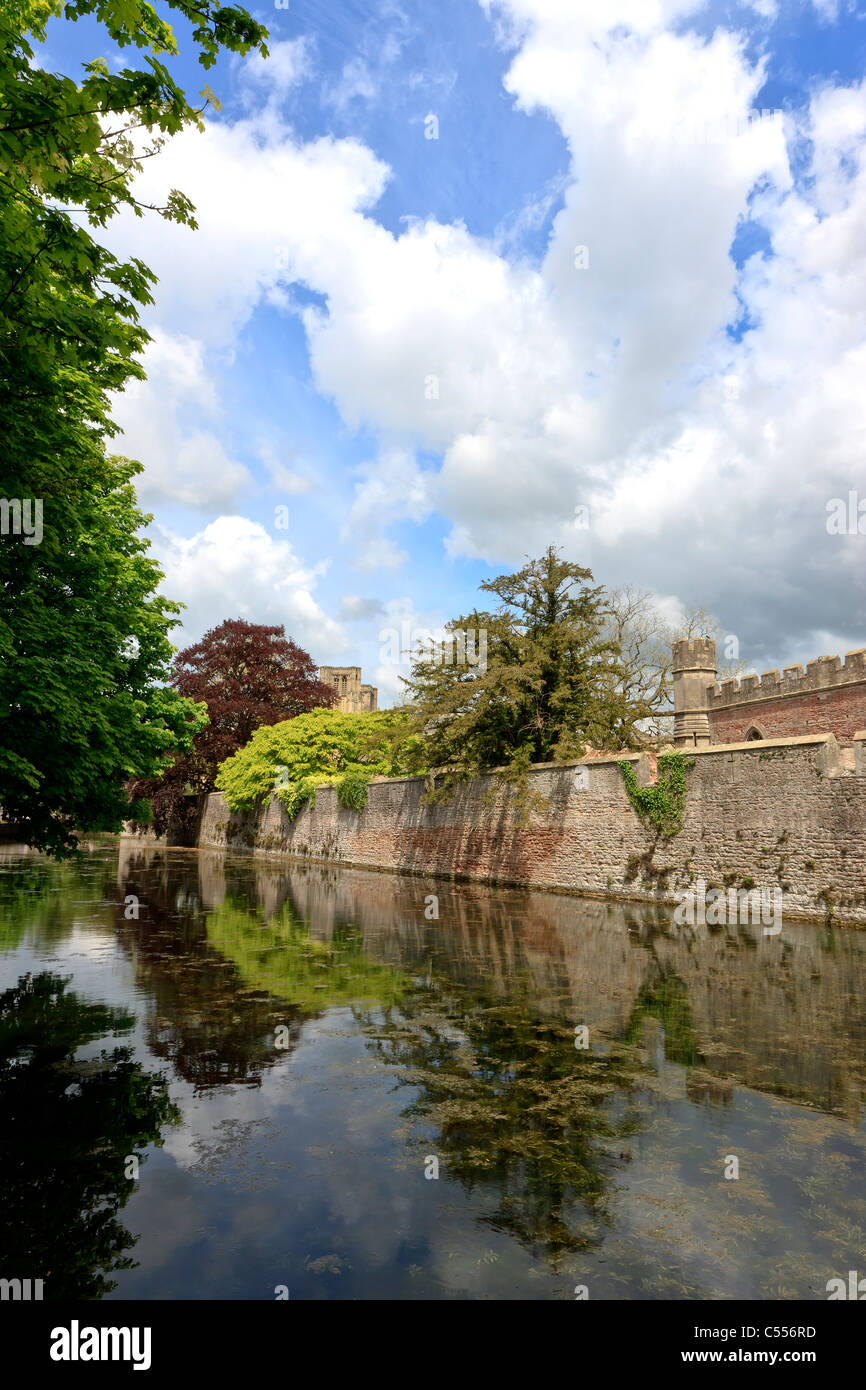 The Bishop's Palace moat in Wells Stock Photo - Alamy