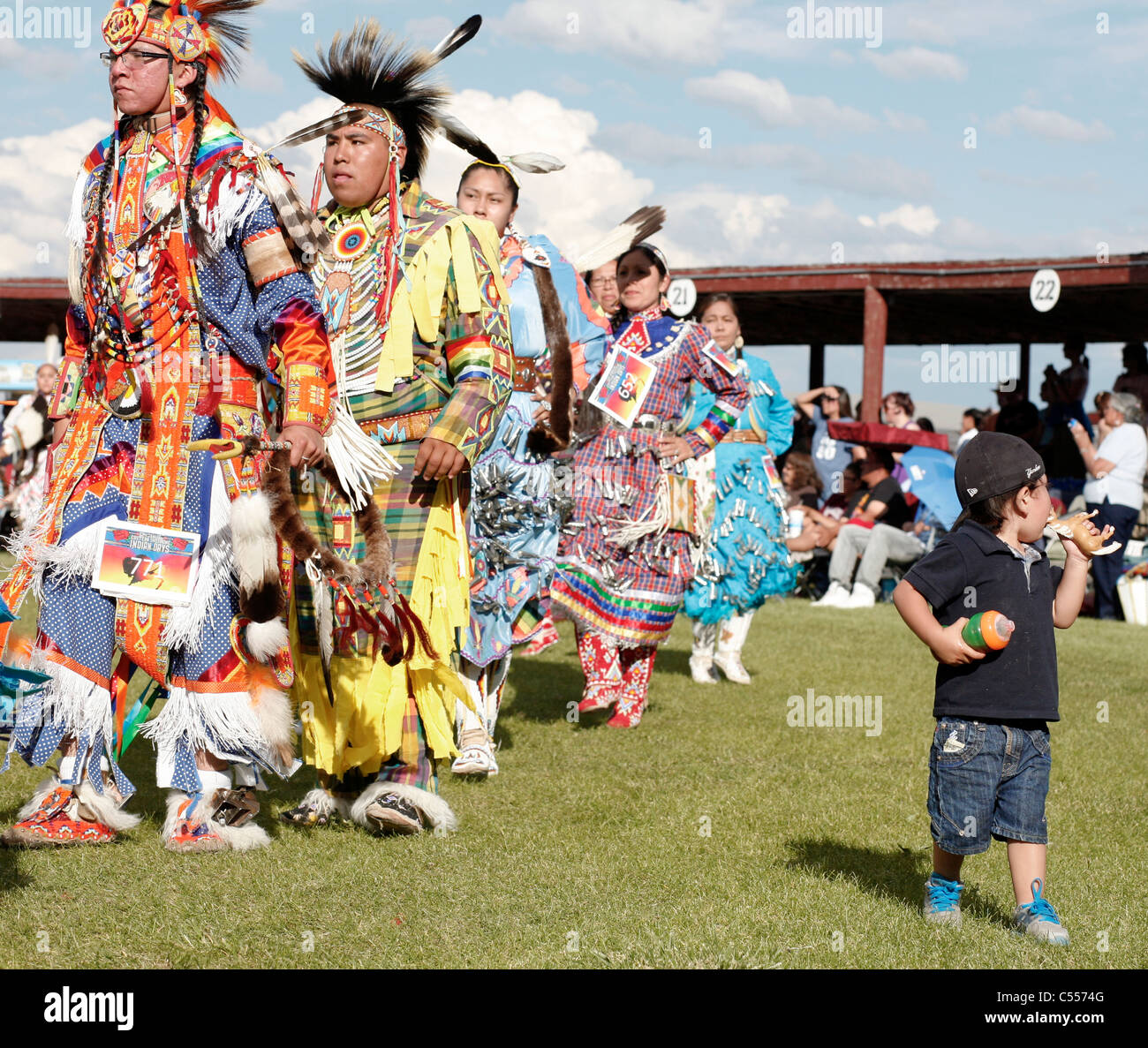 Shoshone dance hi-res stock photography and images - Alamy