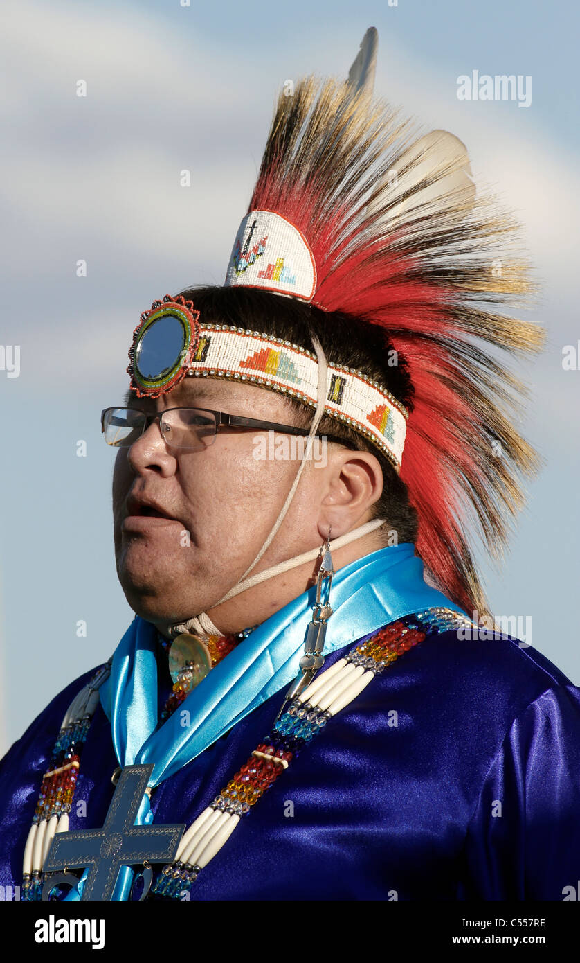 Shoshone dancer hi-res stock photography and images - Alamy