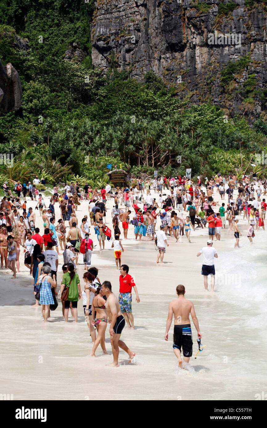 Crowds of people and tourists on the beach Maya Bay where The Beach was ...