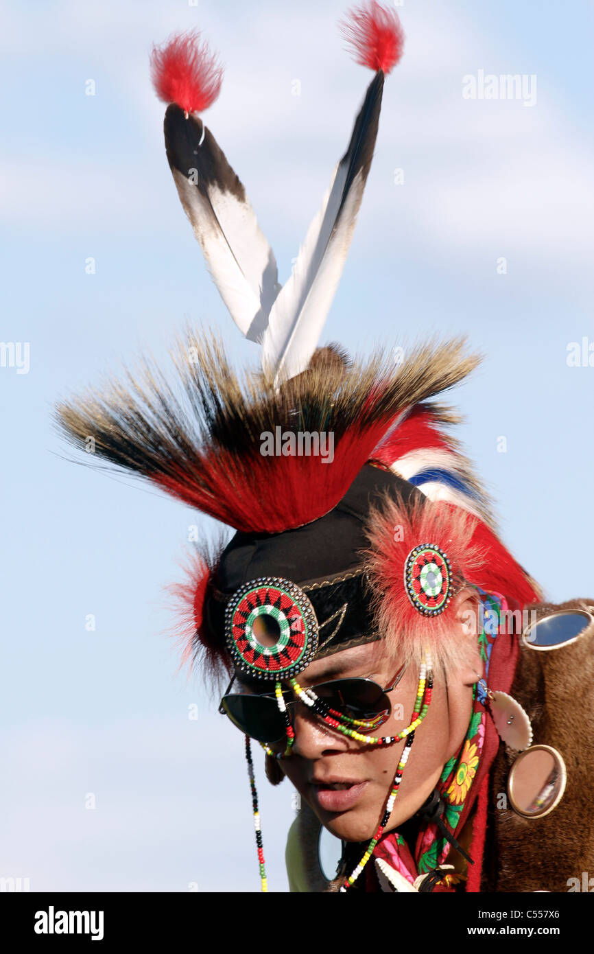 Shoshone dancer hi-res stock photography and images - Alamy