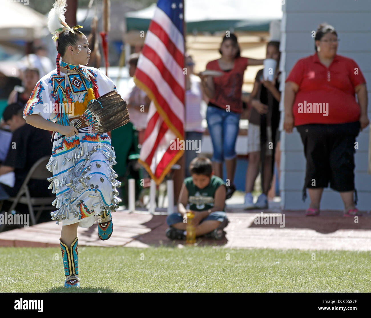 Shoshone indian girl hi-res stock photography and images - Alamy