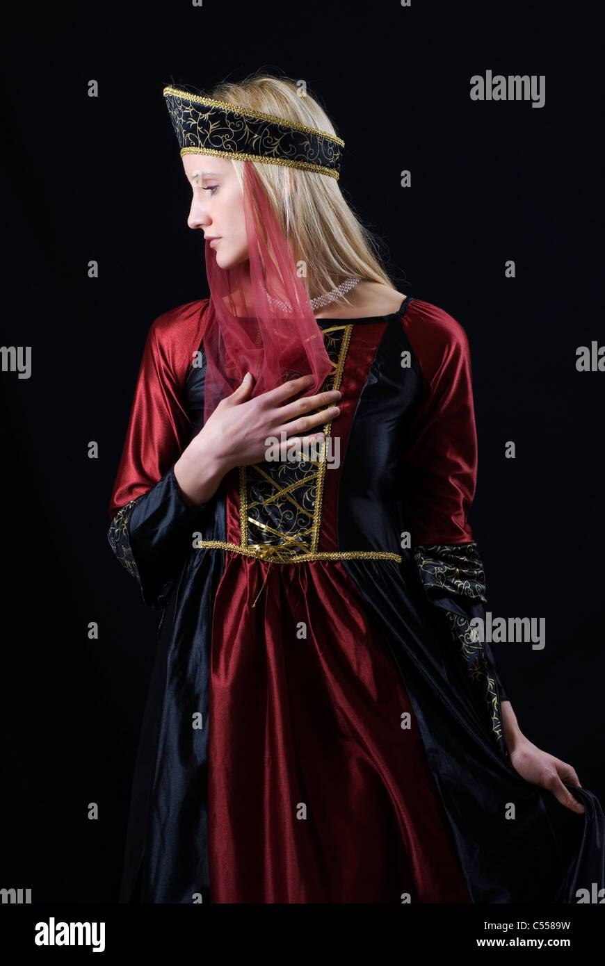 Medieval chest hi-res stock photography and images - Alamy