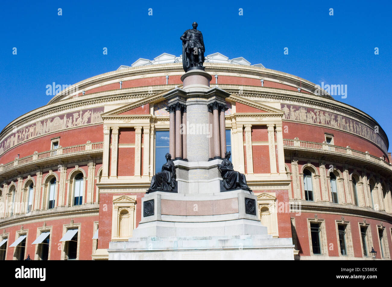 Royal albert hall front hi-res stock photography and images - Alamy