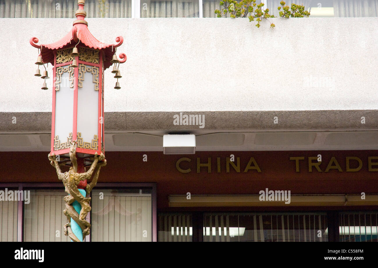 Traditional chinese lamppost in chinatown hi-res stock photography and ...