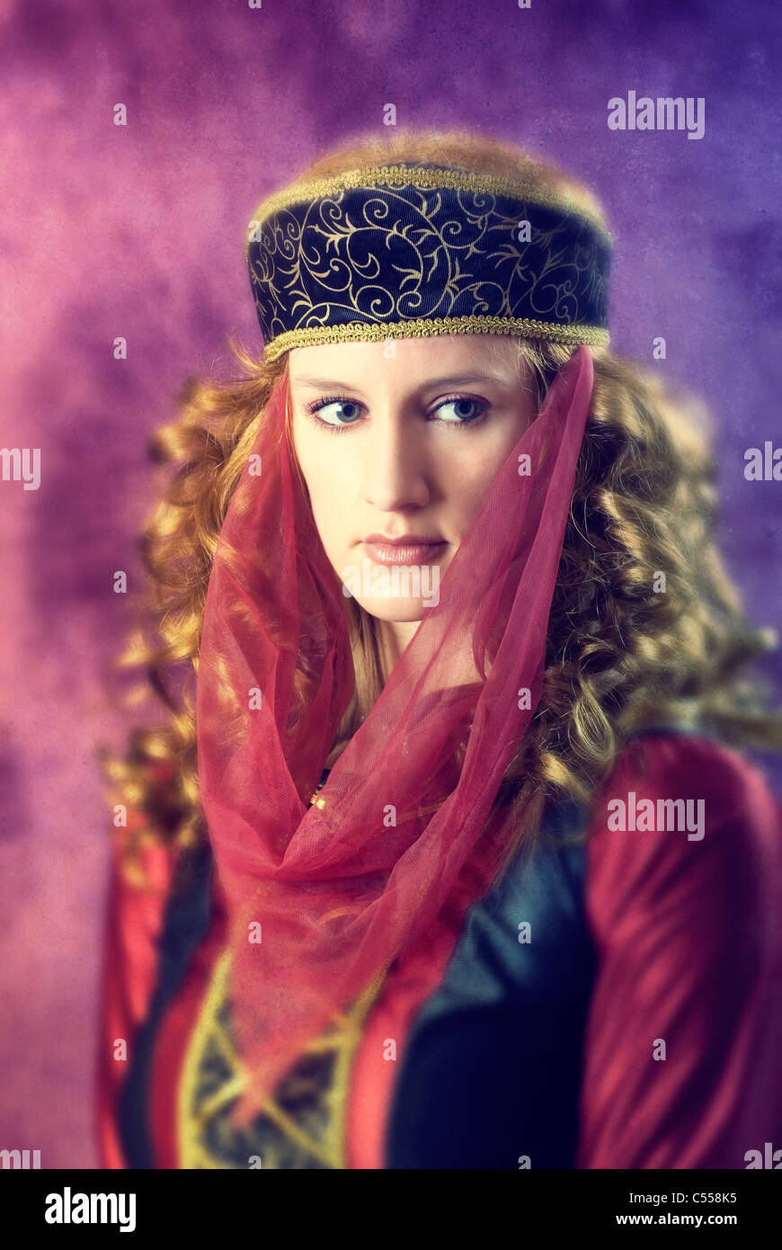 Medieval woman hi-res stock photography and images - Alamy