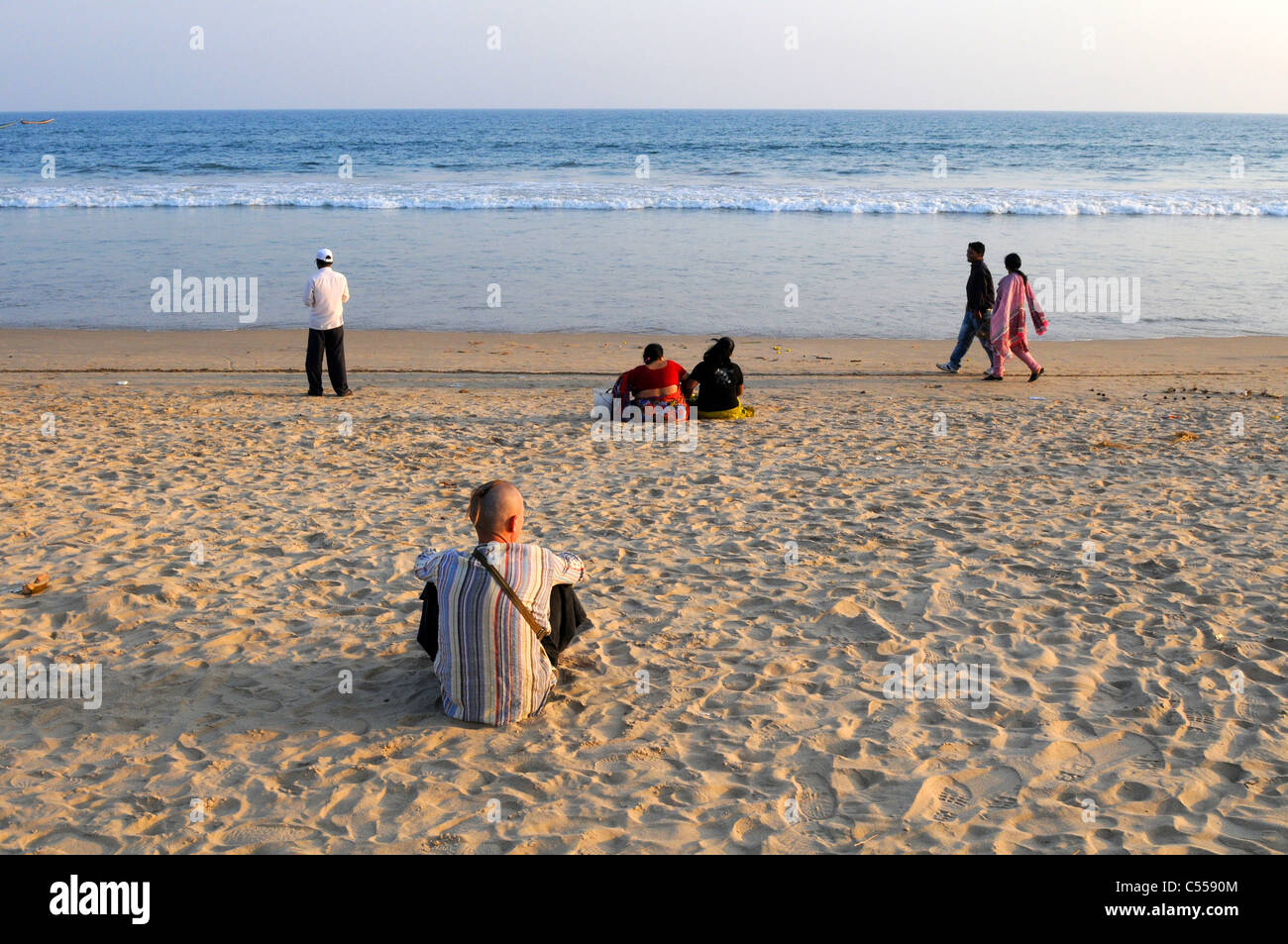 The beach in Puri in the Indian state of Orissa Stock Photo - Alamy
