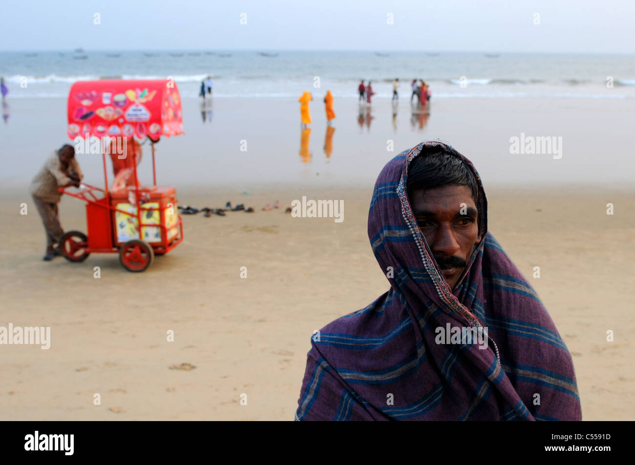 The beach in Puri in the Indian state of Orissa Stock Photo - Alamy