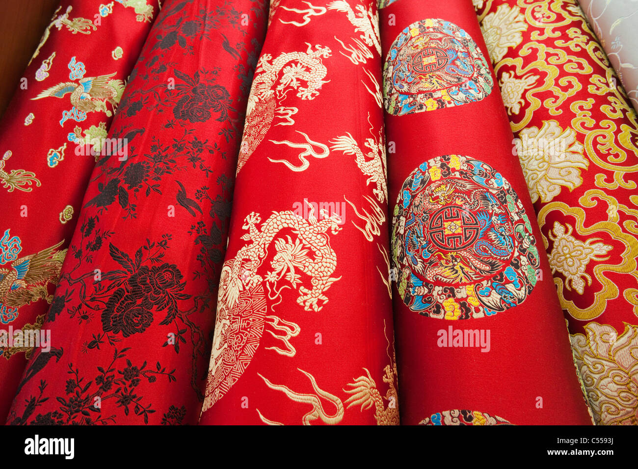 Chinese silk clothing hi-res stock photography and images - Alamy