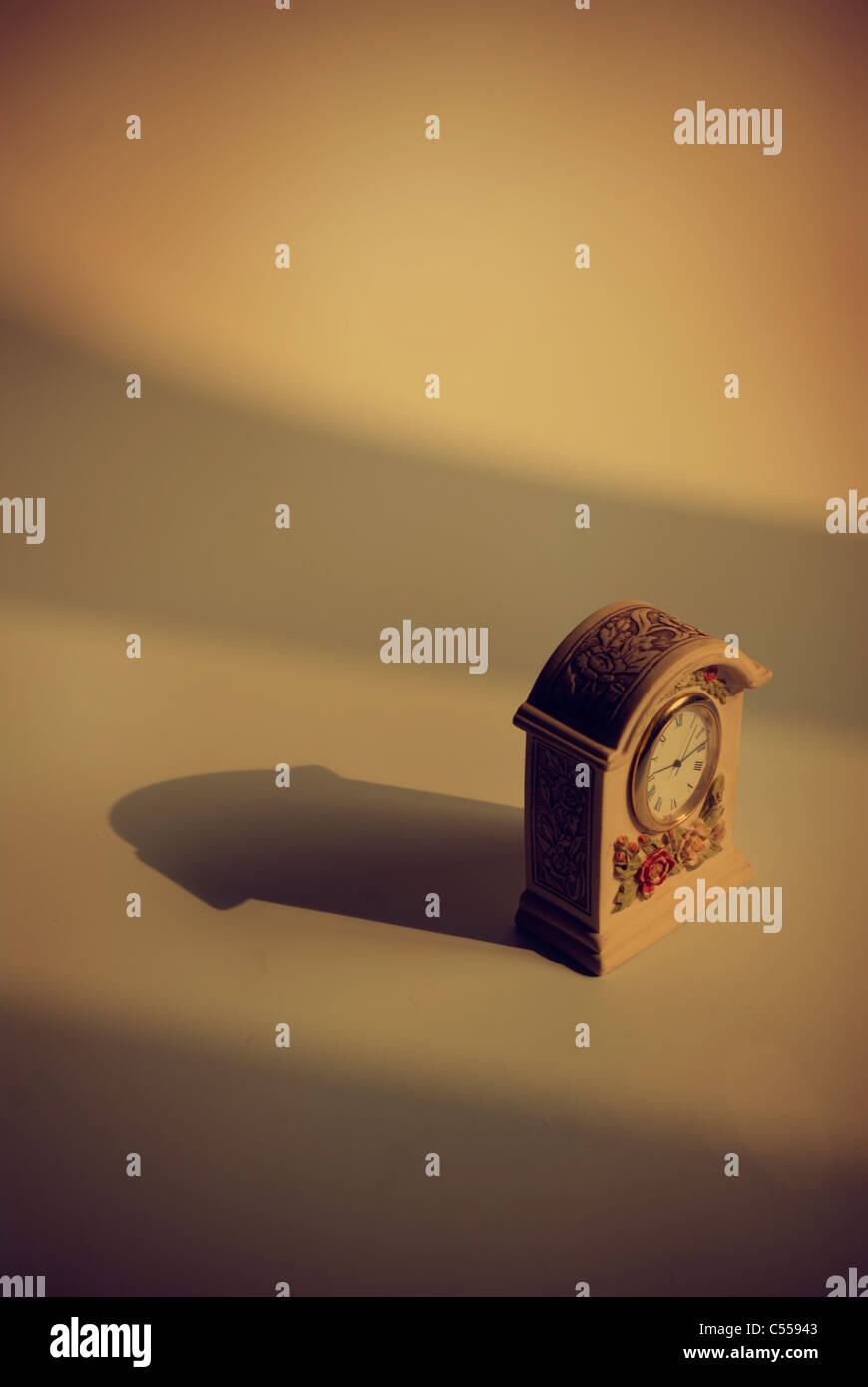 Old fashioned clock hi-res stock photography and images - Alamy
