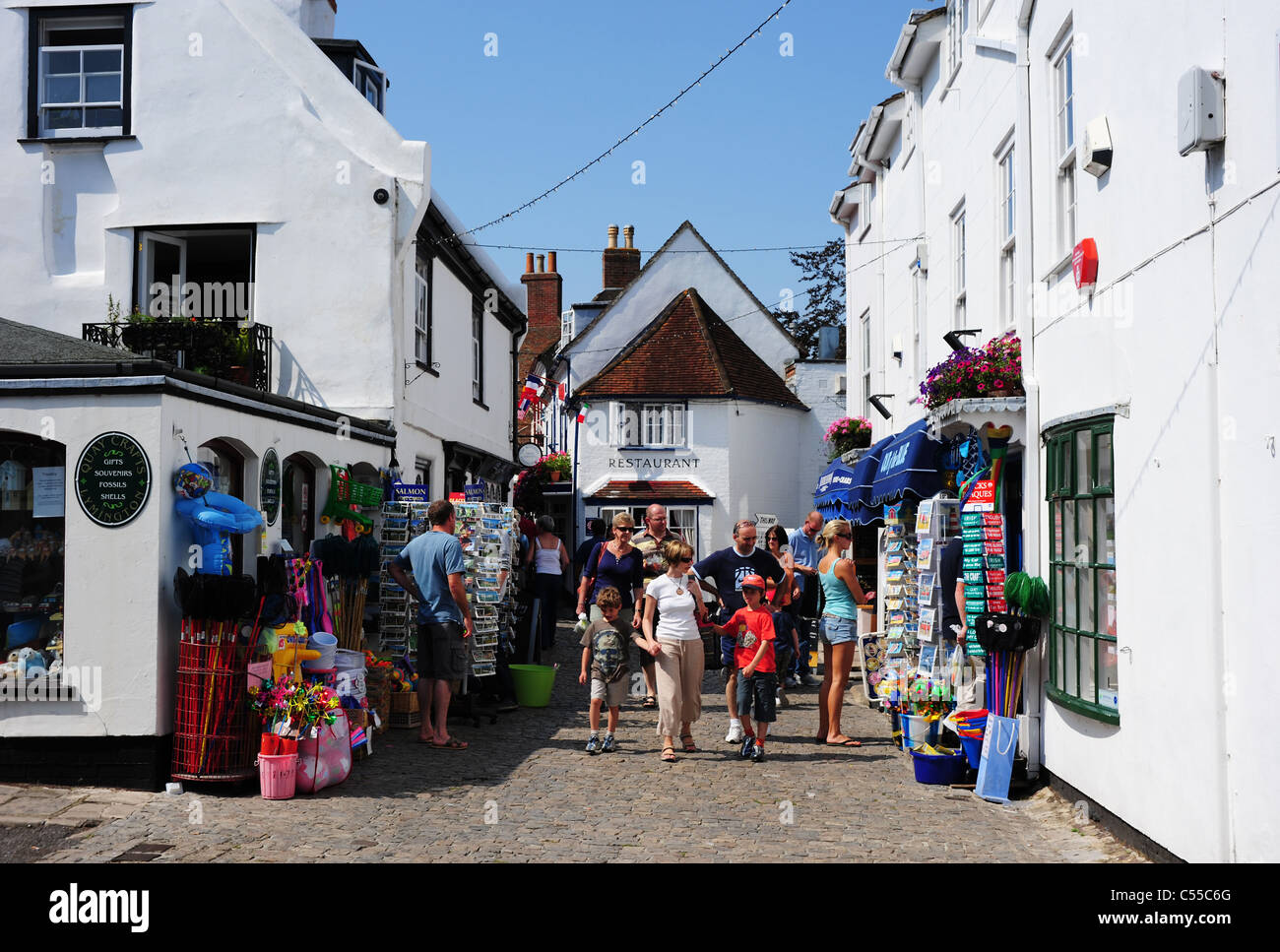 Lyndhurst high street new forest hi-res stock photography and images ...