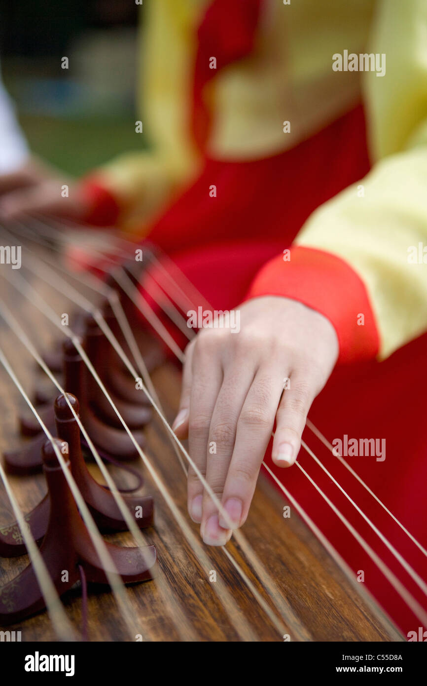 Gayageum hi-res stock photography and images - Alamy