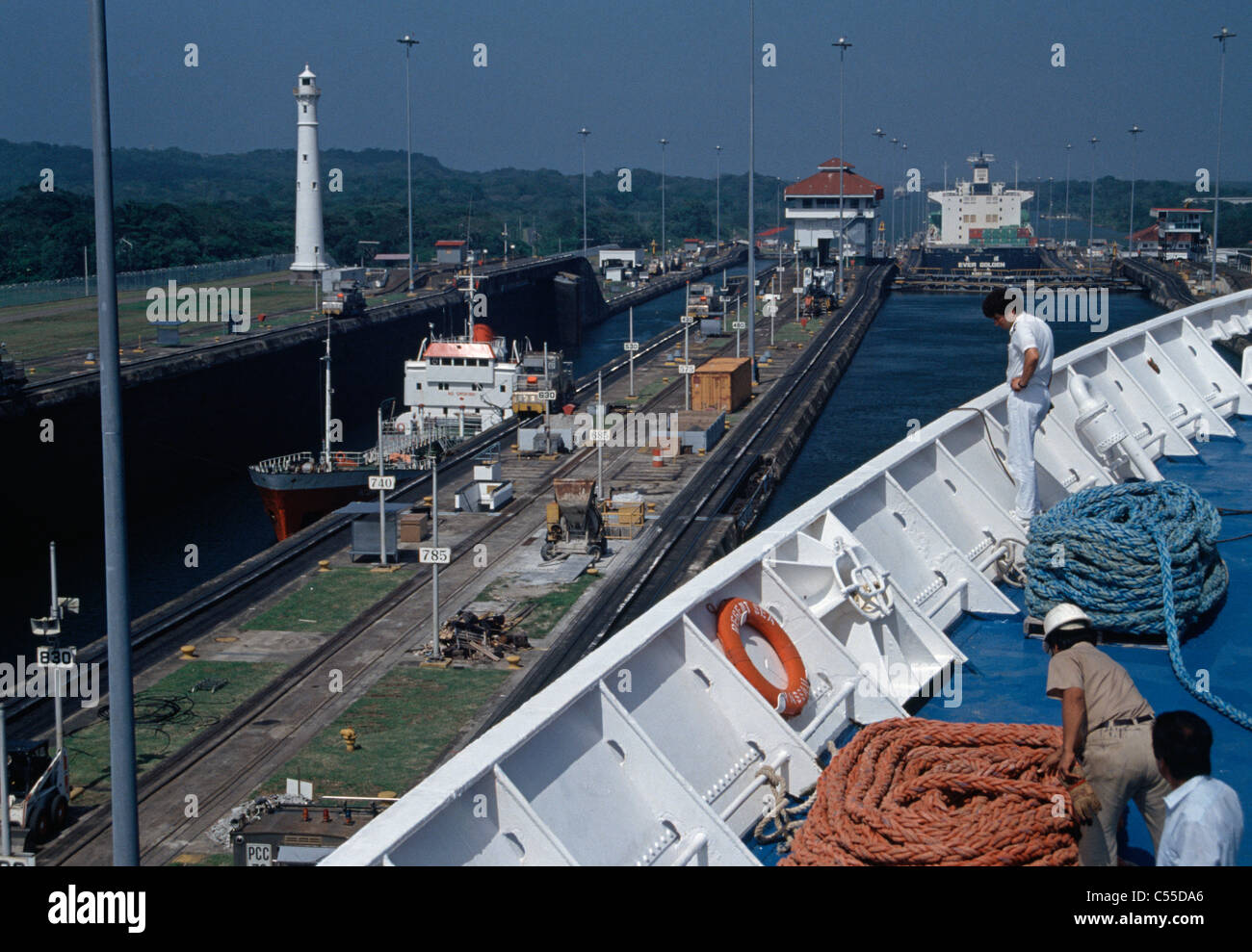 Panama, Panama Canal, Gatun Locks, Ships at canal lock Stock Photo - Alamy