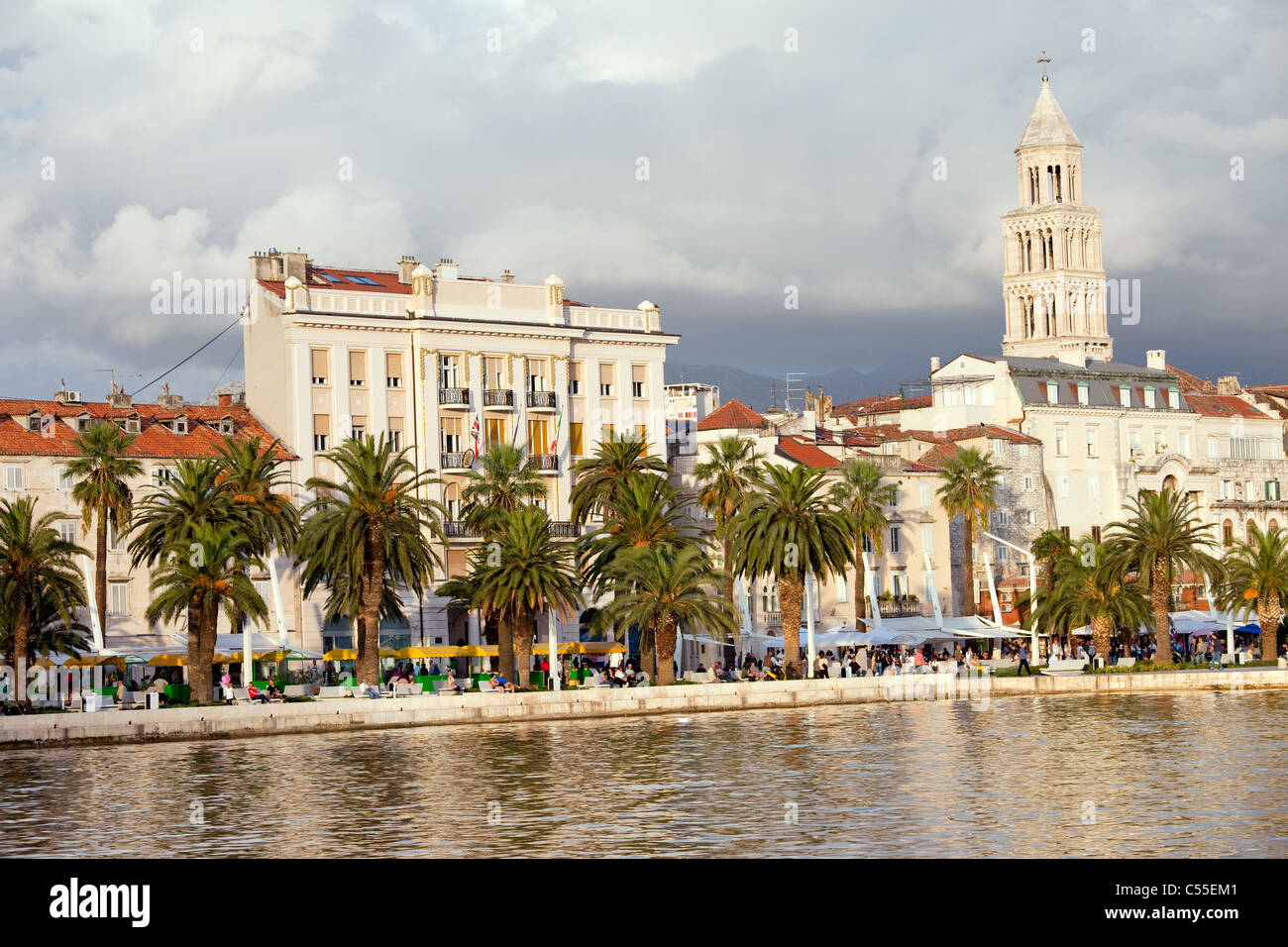 Split county hi-res stock photography and images - Alamy