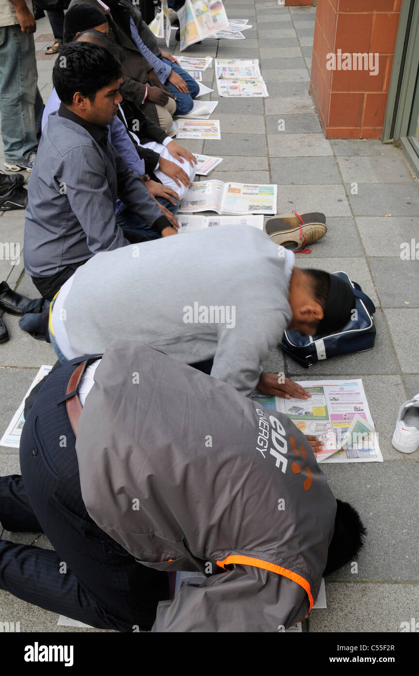 London islam hi-res stock photography and images - Alamy