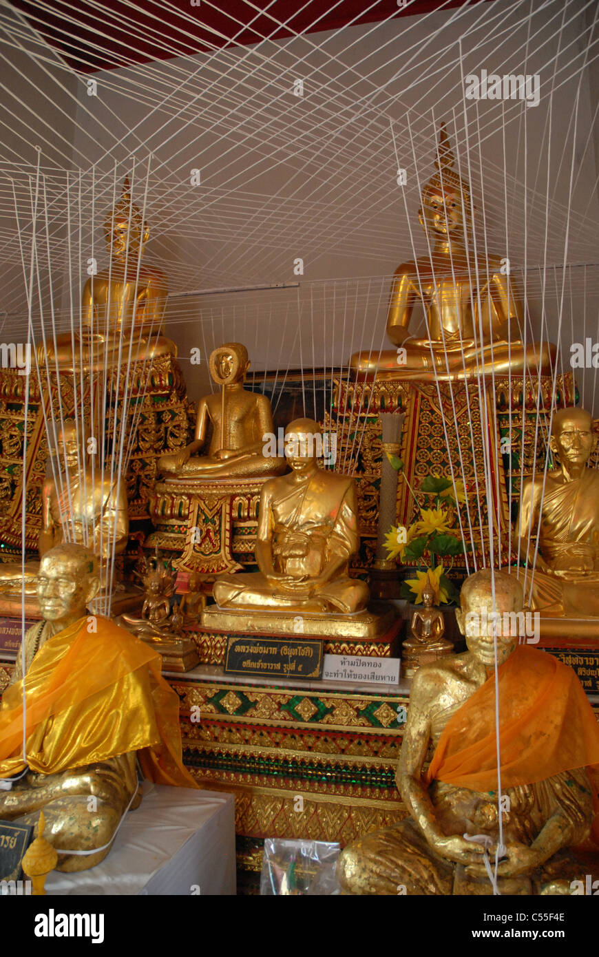 Thailand altar hi-res stock photography and images - Alamy