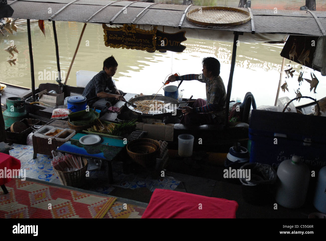 Ayothaya market hi-res stock photography and images - Alamy