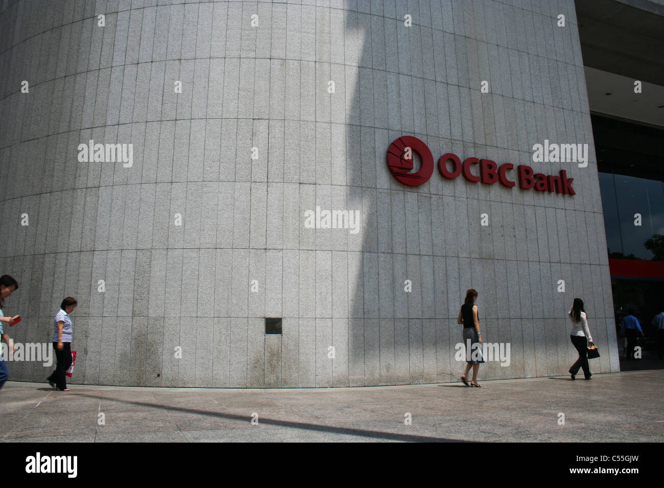 OCBC Bank Building Singapore People Stock Photo - Alamy OCBC Bank Building Singapore People Stock Photo - Alamy