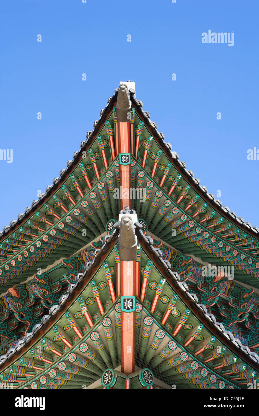Korean traditional dancheong of the Gyeongbokgung Stock Photo - Alamy