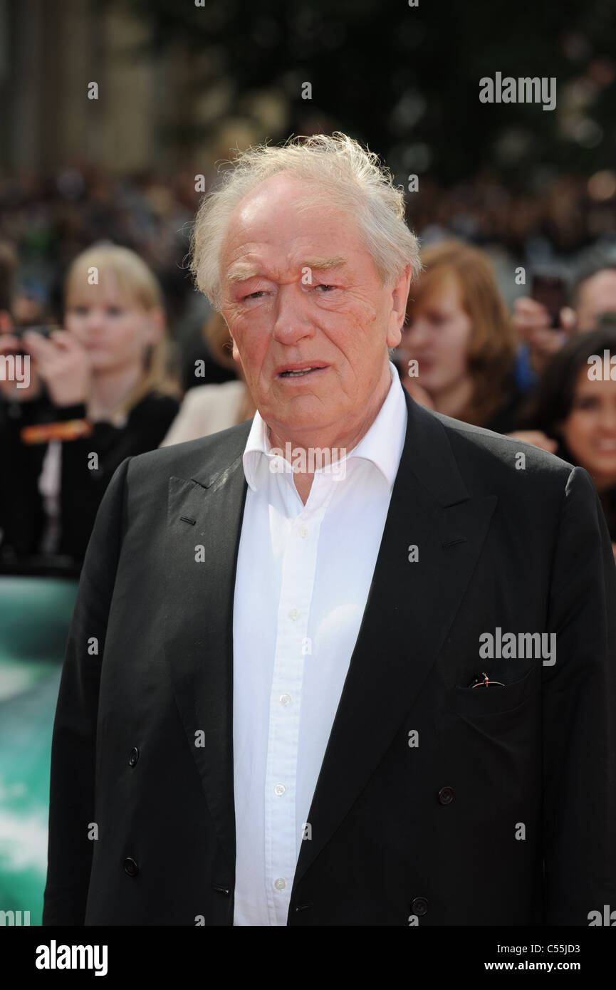 Michael gambon hi-res stock photography and images - Alamy