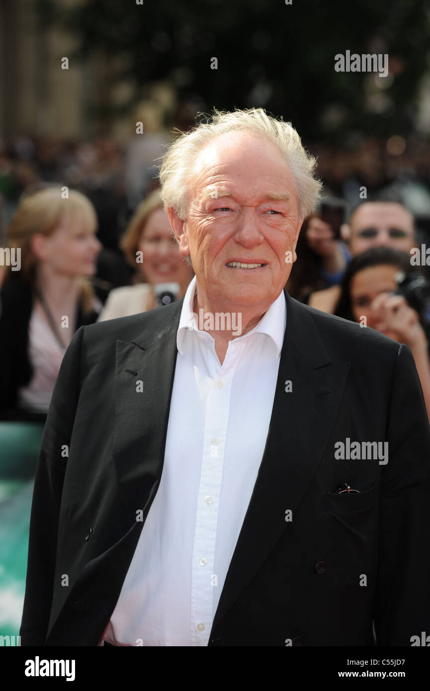 Michael gambon hi-res stock photography and images - Alamy