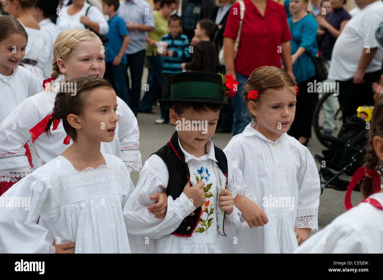 Croatia traditional costume hi-res stock photography and images - Alamy