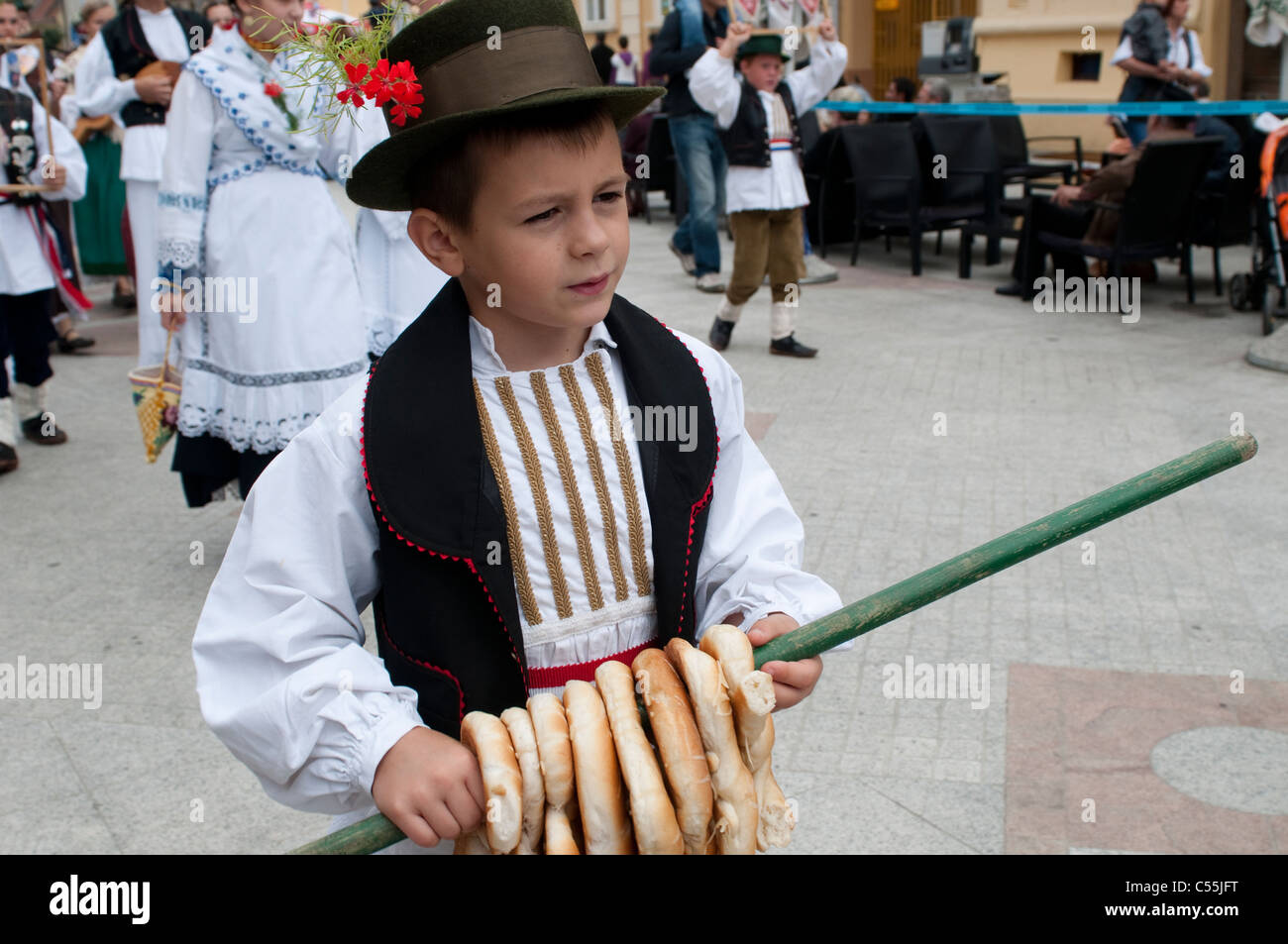 Croatia traditional costume hi-res stock photography and images - Alamy