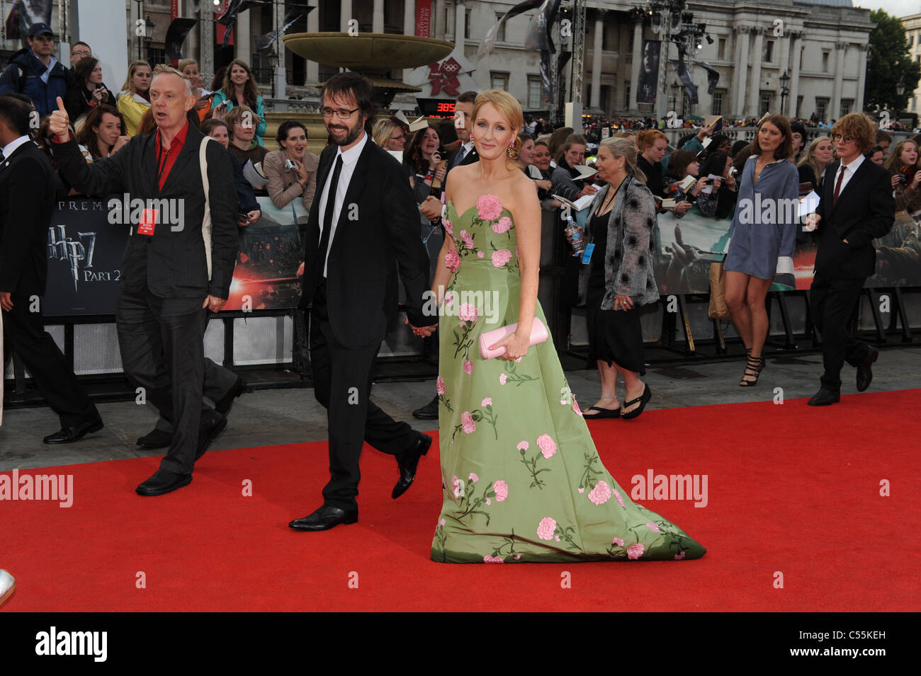 JK ROWLING & NEIL MURRAY HARRY POTTER AND THE DEATHLY HALLOWS - PART 2 ...