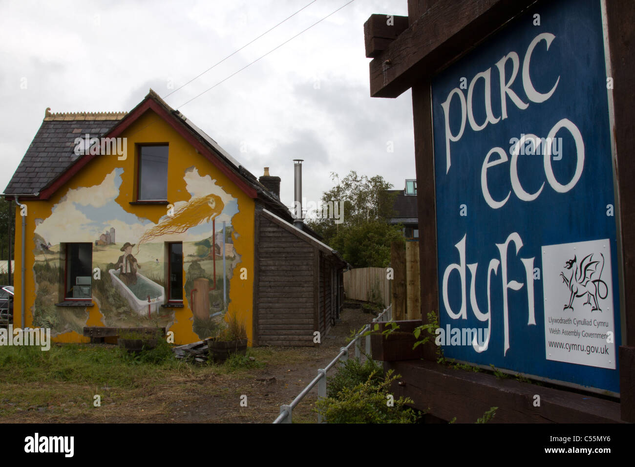 Welsh mural hi-res stock photography and images - Alamy