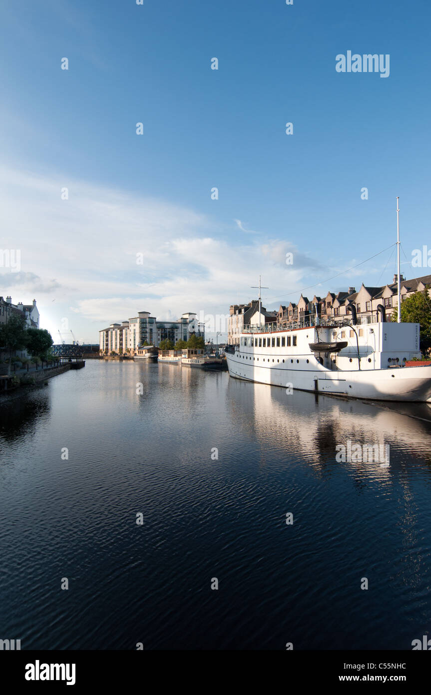 LEITH HARBOUR - EDINBURGH, SCOTLAND Stock Photo - Alamy