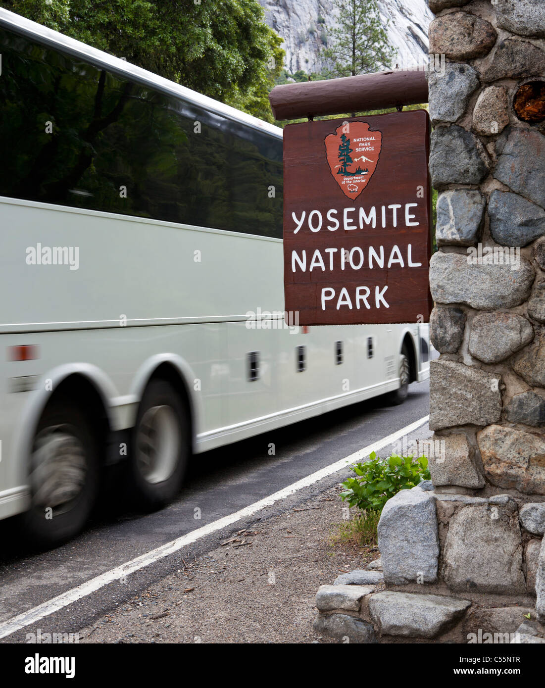 Entrance sign yosemite national park hi-res stock photography and ...