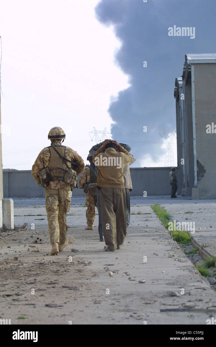 Iraq war 2003 desert hi-res stock photography and images - Alamy
