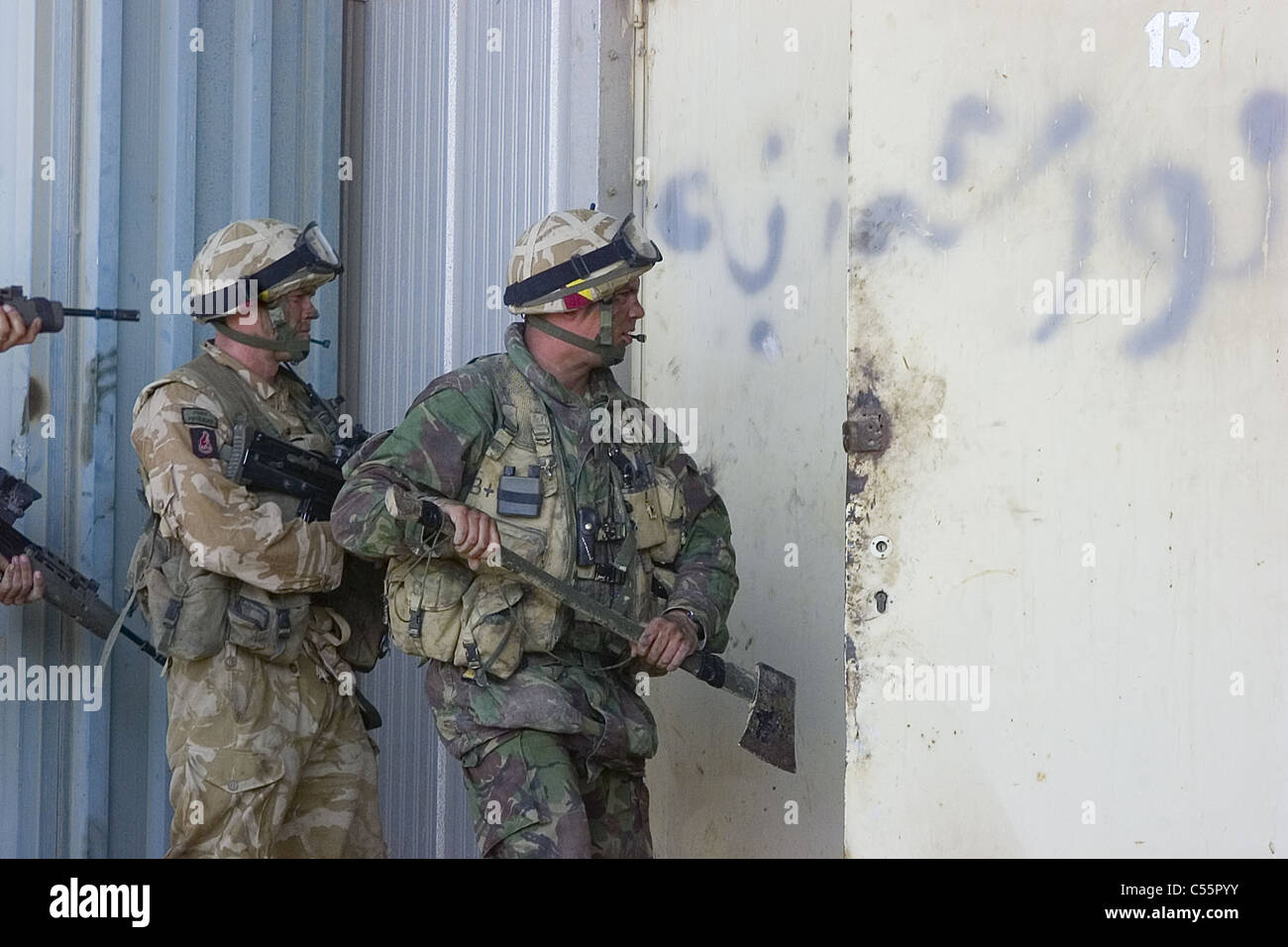 THE DESERT RATS PREPARE TO ENTER THE IRAQI CITY OF BASRA. THE RATS ...